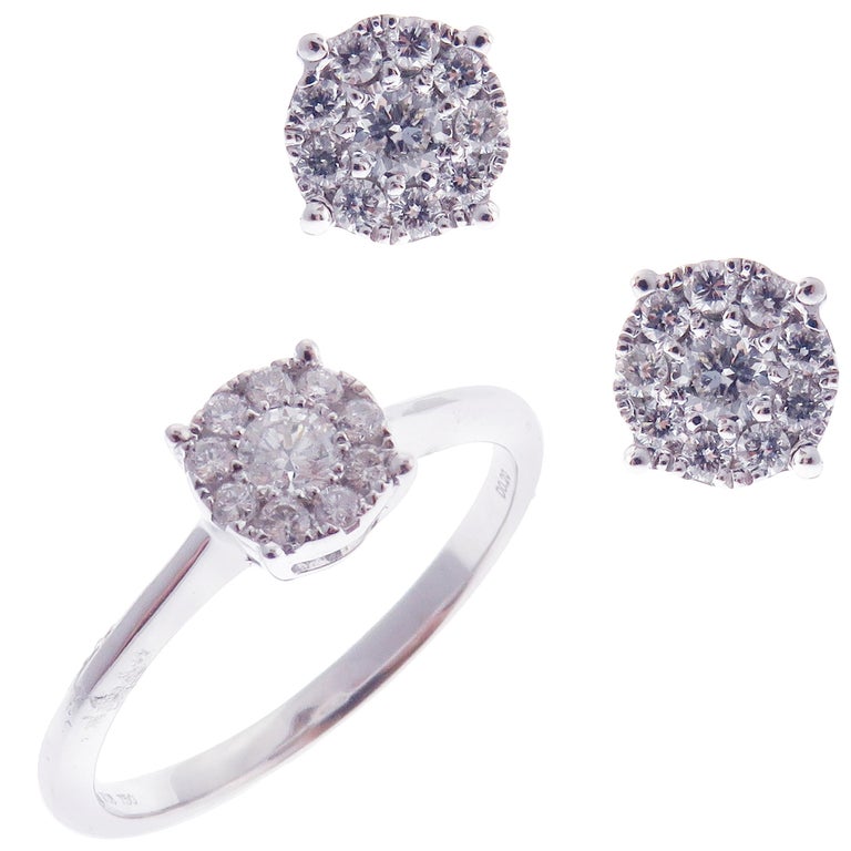 18 Karat White Gold Diamond Small Simple Round Stud Earring Ring Set at ...