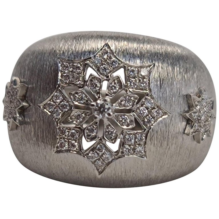 18 Karat White Gold Diamond Snowflake Ring in Florentine Finish For ...
