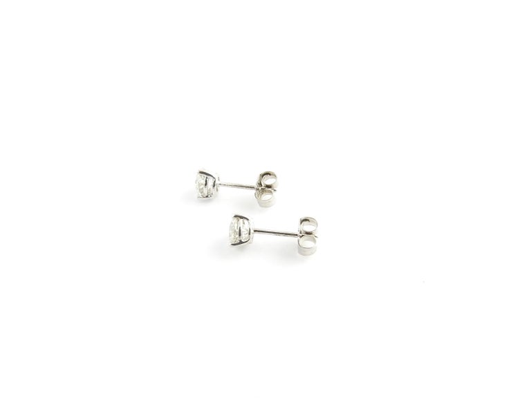 18 Karat White Gold Diamond Stud Earrings .66 Carat Twt For Sale at 1stdibs