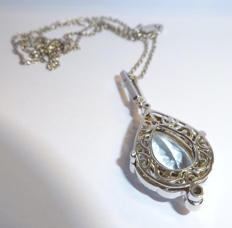 18 Karat White Gold Diamonds and Aquamarine Pendant Neclas For Sale at ...