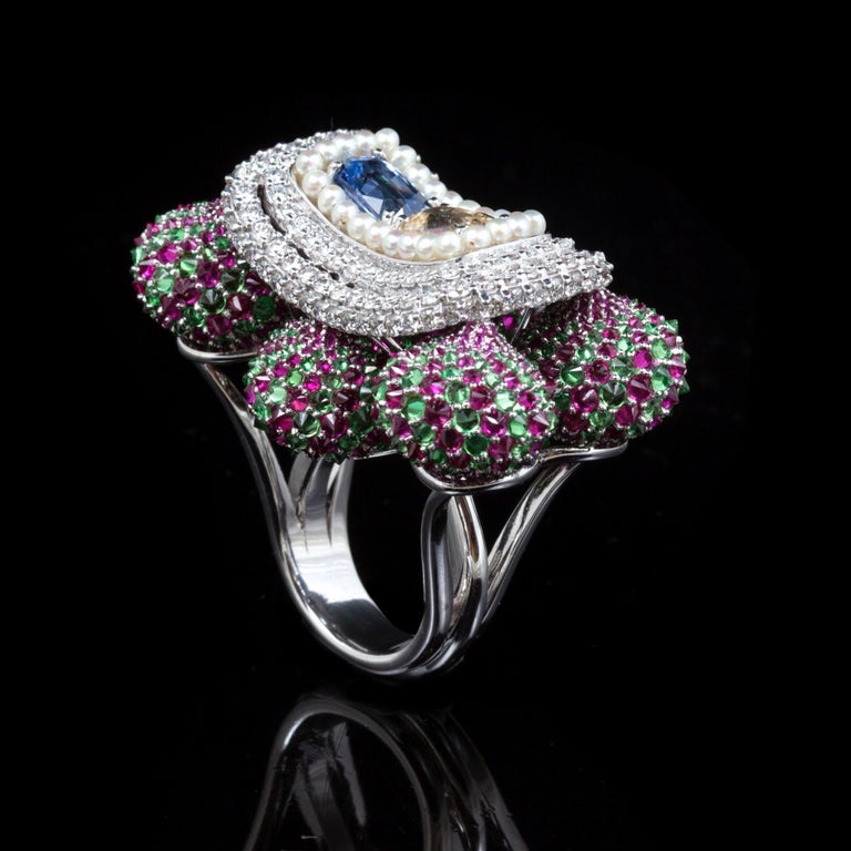 18 Karat White Gold Red Square Ring with Natural Unheated Sapphires For ...