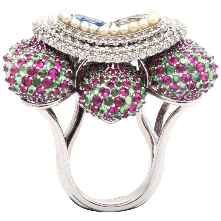 18 Karat White Gold Red Square Ring with Natural Unheated Sapphires For ...