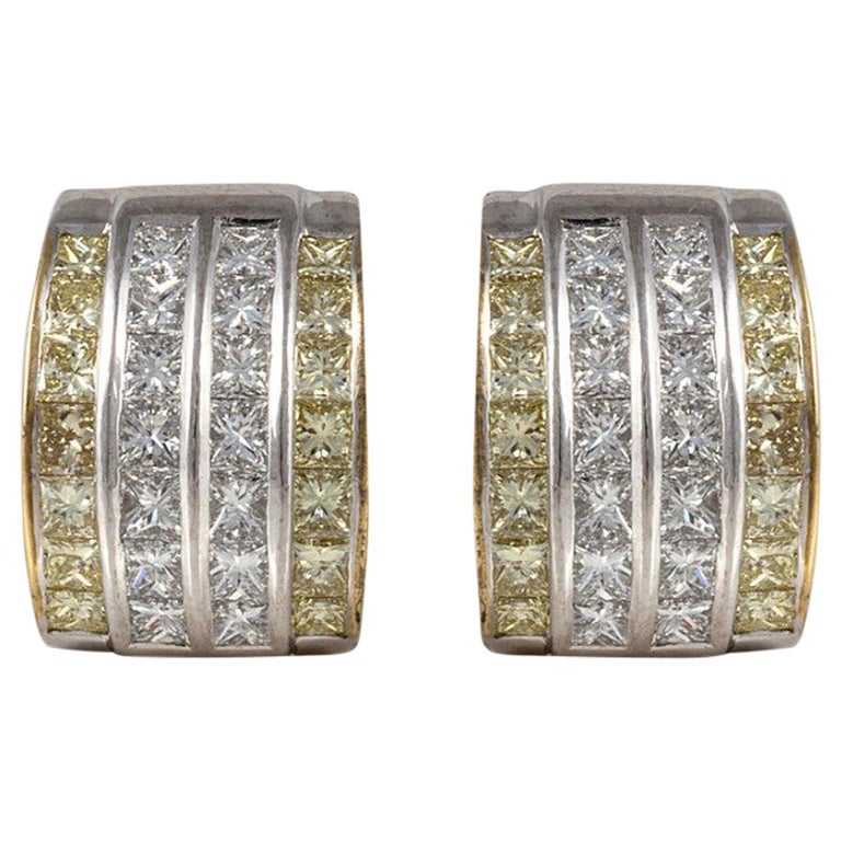 Ohrringe aus 18 Karat Weißgold mit gelben und weißen Diamanten im Angebot bei 1stDibs
