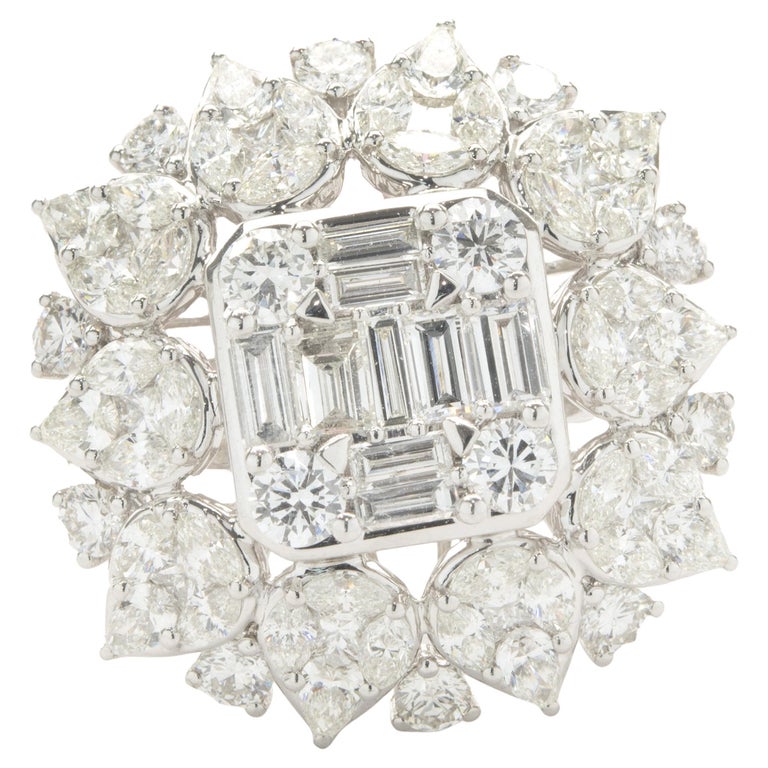 18 Karat White Gold Mosaic Set Diamond Cocktail Ring For Sale at 1stDibs