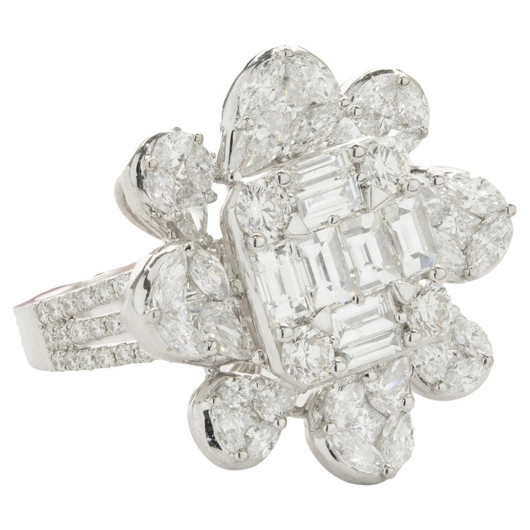 18 Karat White Gold Mosaic Set Diamond Ring For Sale at 1stDibs