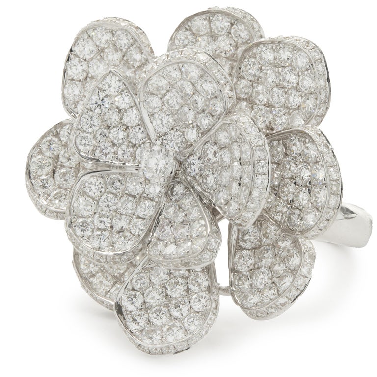 18 Karat White Gold Pave Diamond Flower Ring For Sale at 1stDibs