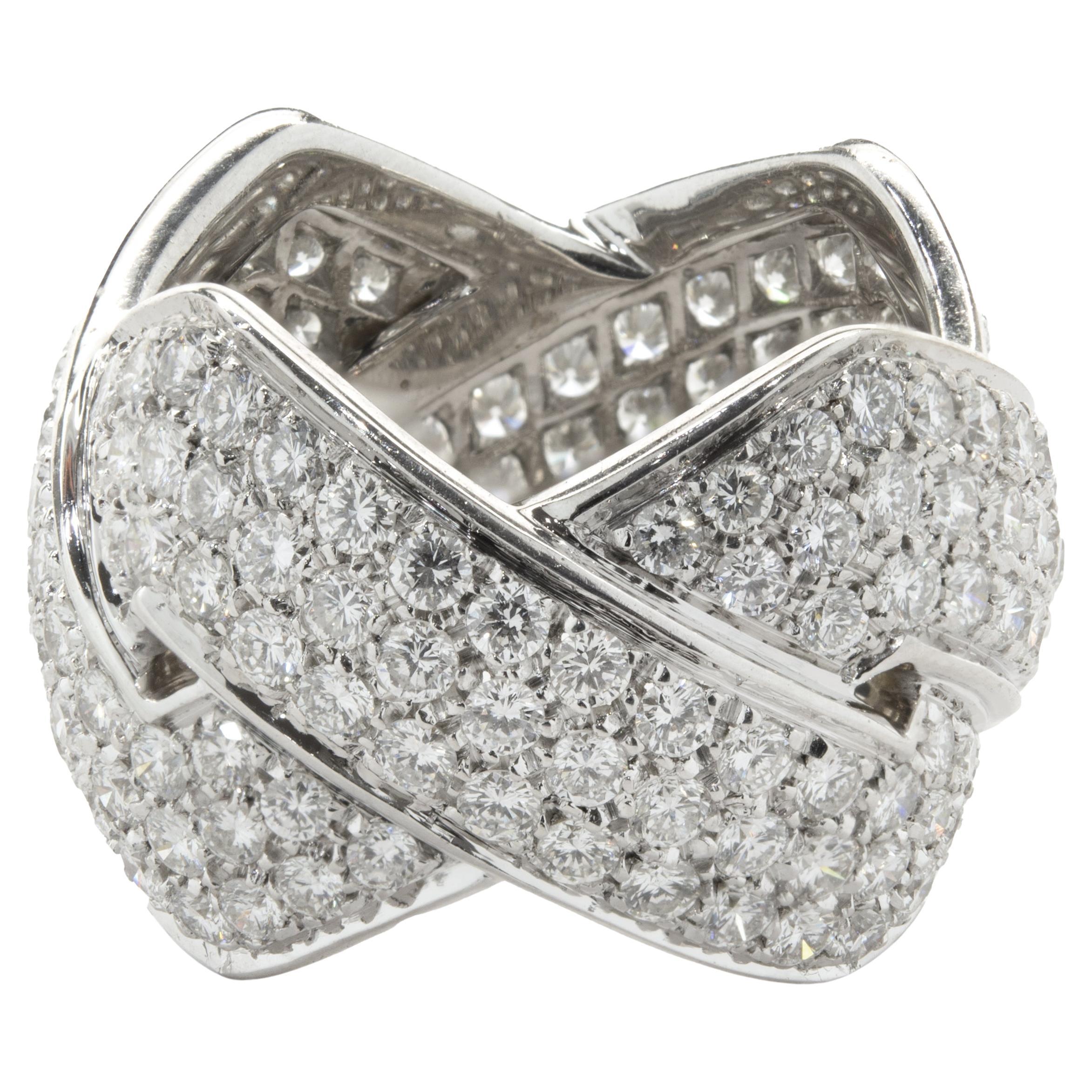 18 Karat Two Tone Diamond Crossover Ring For Sale at 1stDibs