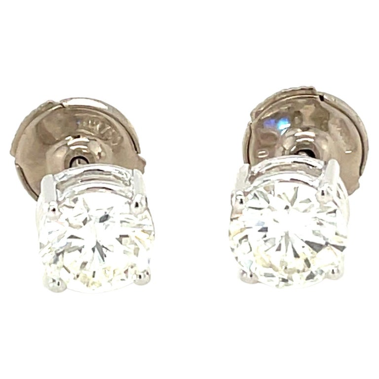 18 Karat White Gold Round White Stud Earrings For Sale at 1stDibs