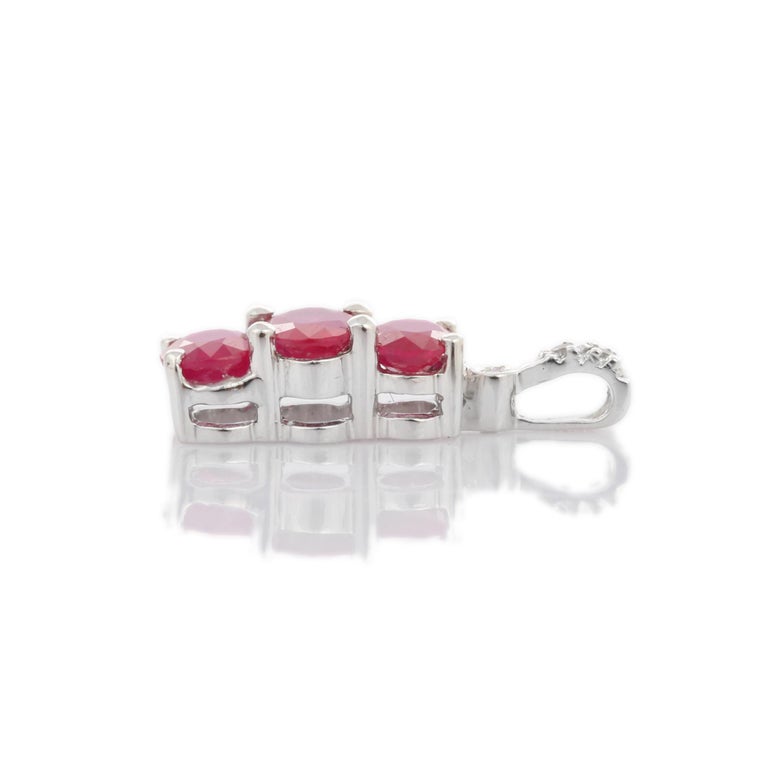 18 Karat White Gold Three-Stones Oval Cut Ruby Pendant Necklace For ...