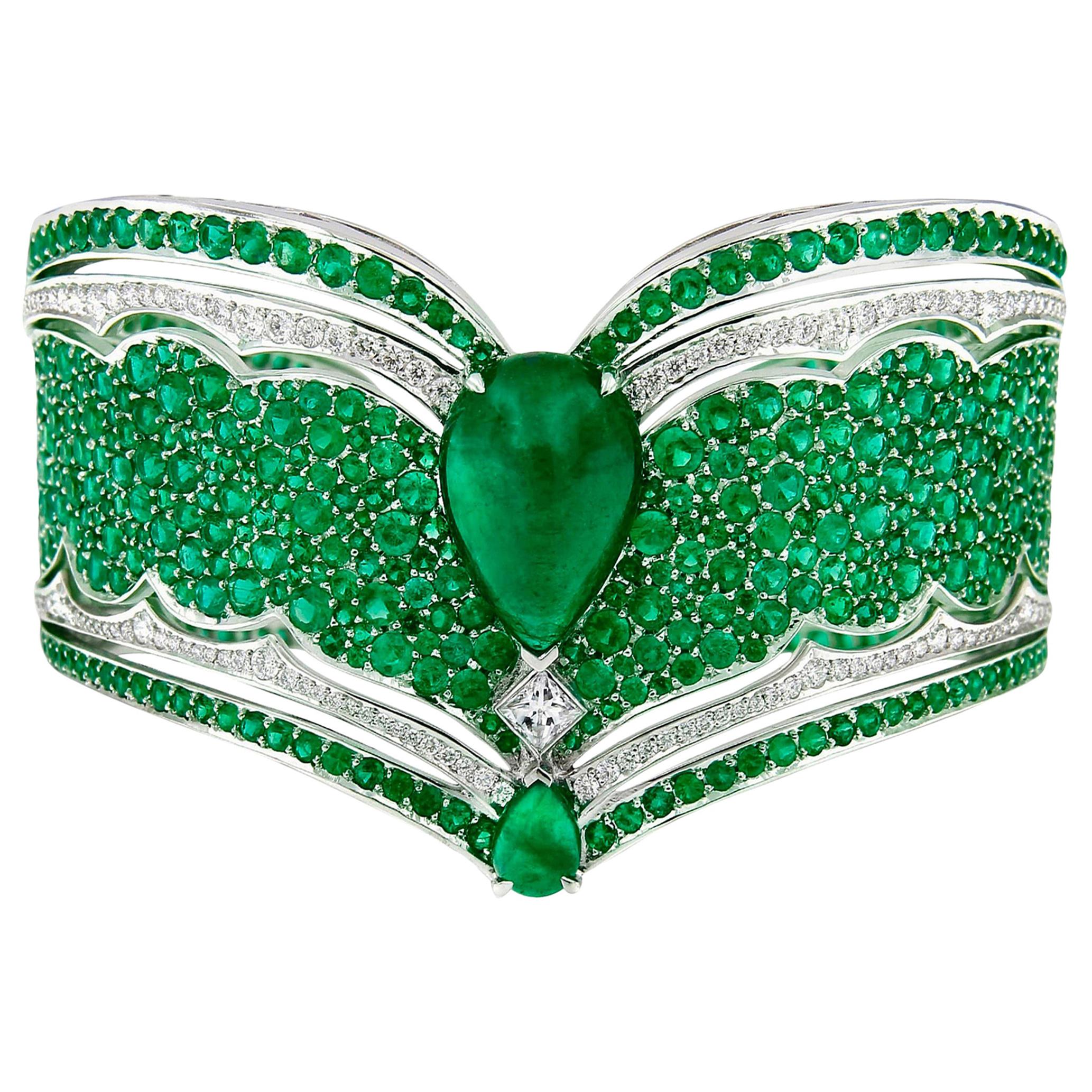 Set of Two Emerald Cut Diamond Gold Cuff Bracelets For Sale at 1stDibs