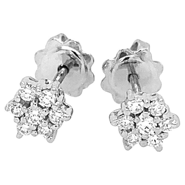 18 Karat White Gold White Diamonds Garavelli Flower Stud Earrings For ...
