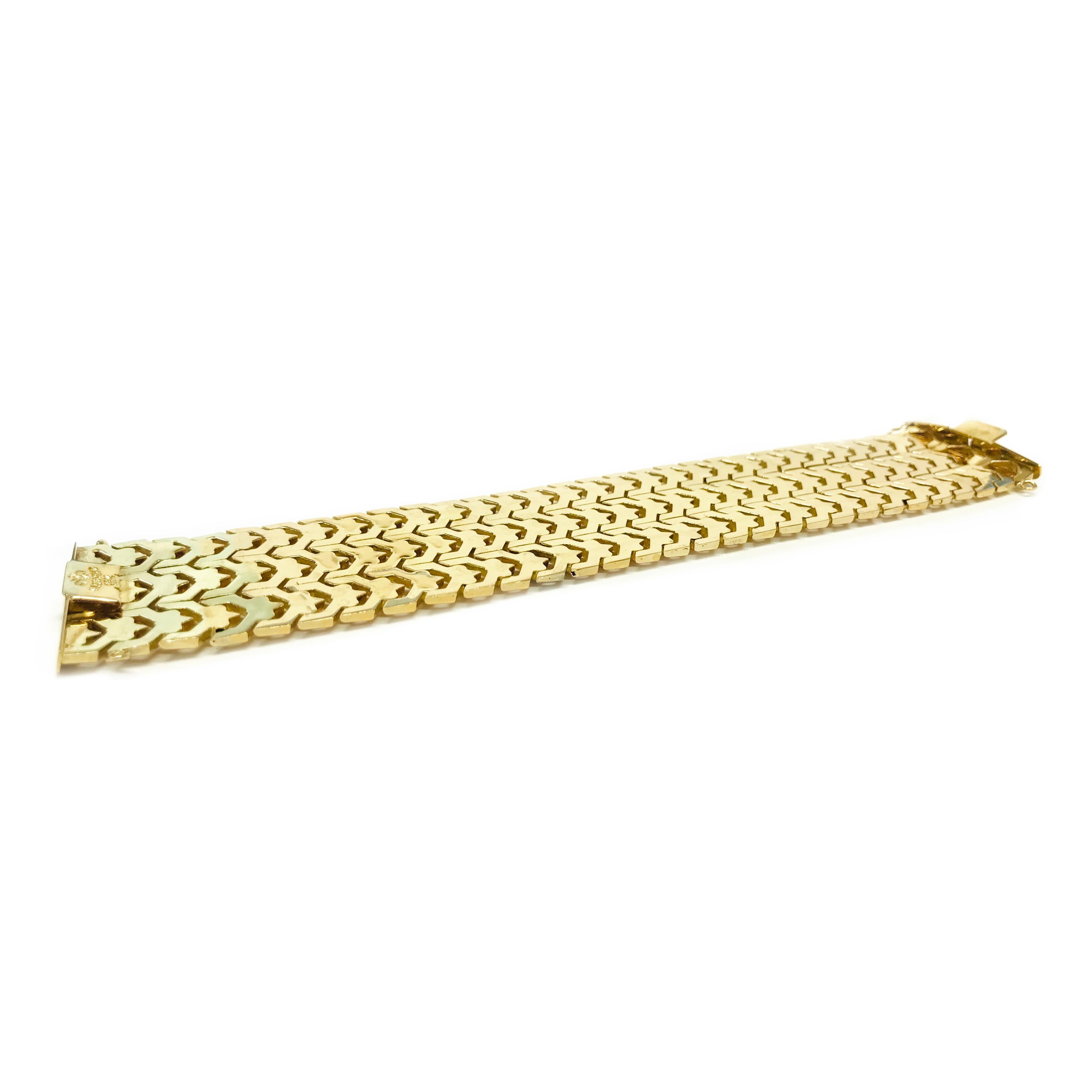 18 Karat Wide Chevron Link Bracelet For Sale at 1stDibs | thick chevron ...
