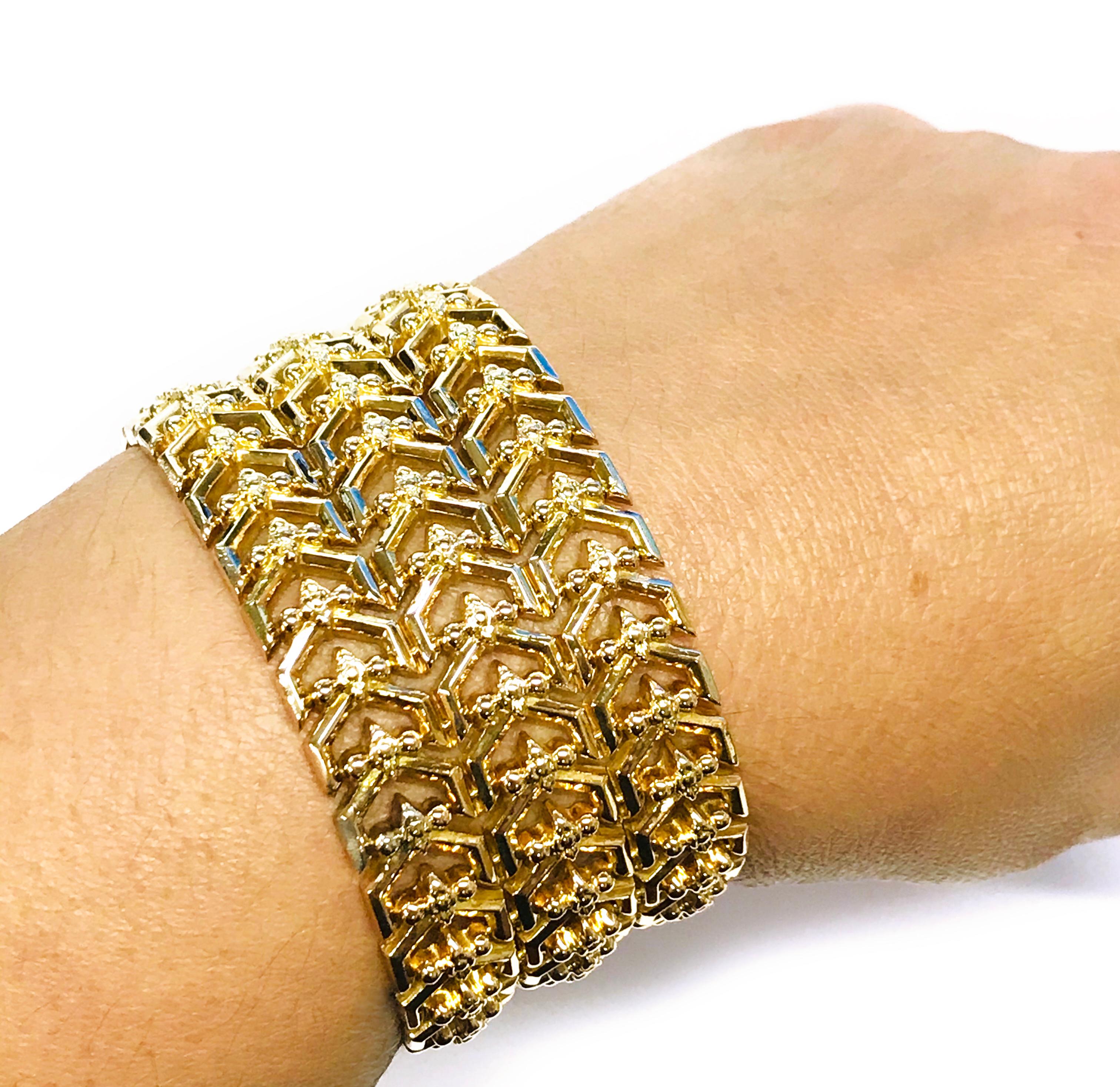 18 Karat Wide Chevron Link Bracelet For Sale at 1stDibs | thick chevron ...