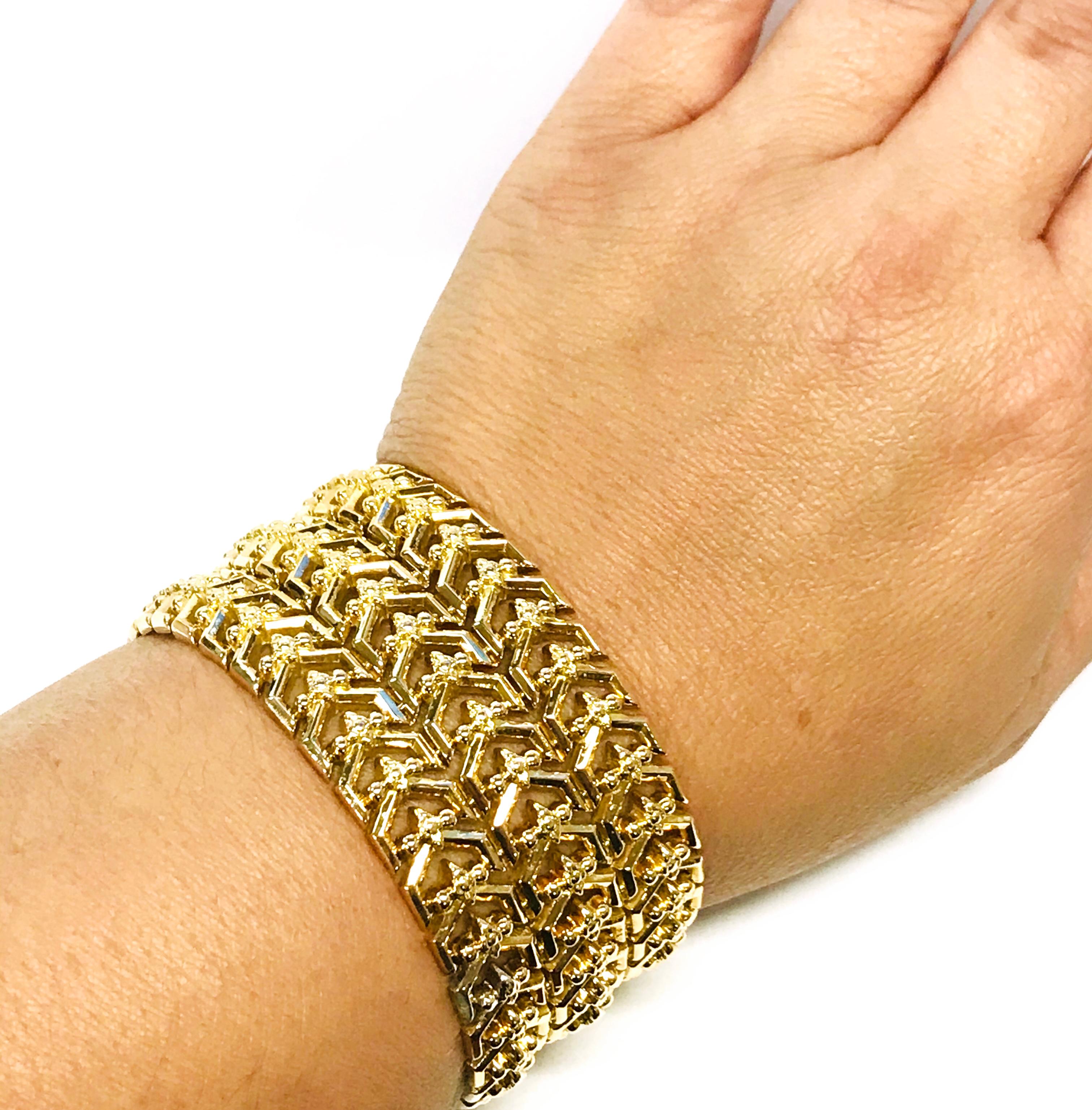 18 Karat Wide Chevron Link Bracelet For Sale at 1stDibs | thick chevron ...
