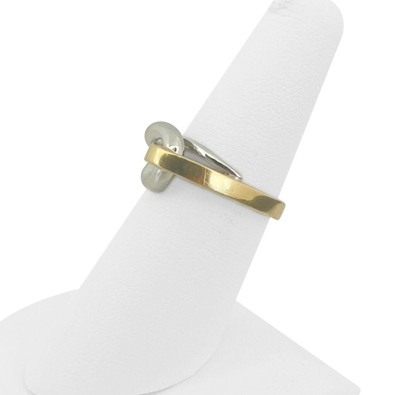 18 Karat Yellow and White Gold Ladies Interlocking Ring For Sale at 1stDibs