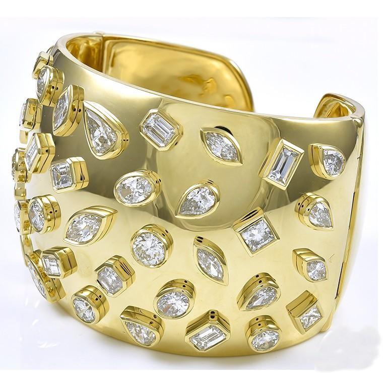 18 Karat Yellow Gold and 24.43 Diamond Bangle For Sale at 1stDibs