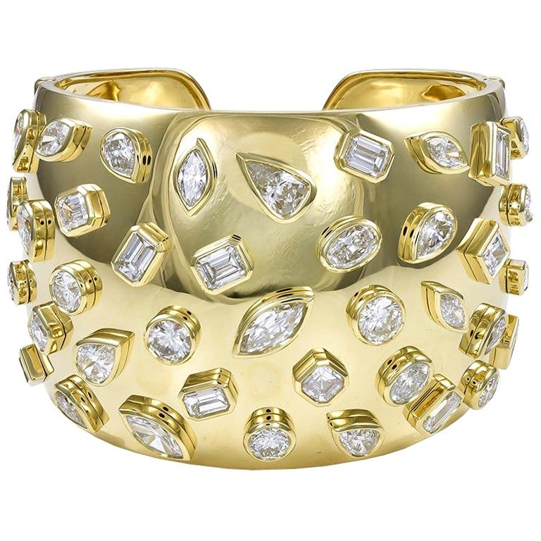 18 Karat Yellow Gold and 24.43 Diamond Bangle For Sale at 1stDibs