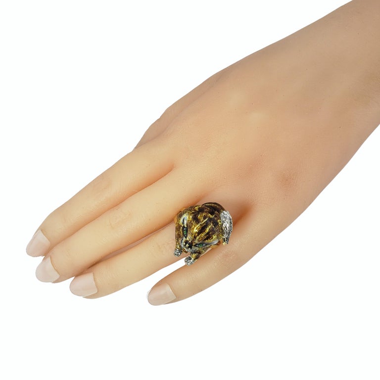 18 Karat Yellow Gold and Diamond Enamel Tiger Ring For Sale at 1stDibs