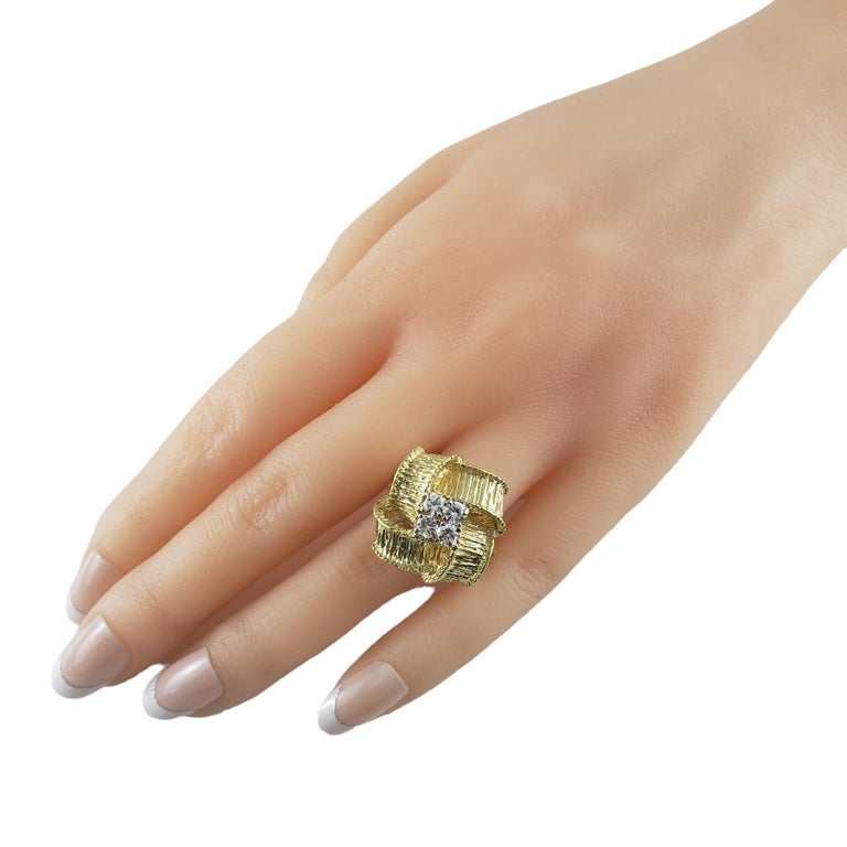18 Karat Yellow Gold and Diamond Ribbon Ring For Sale at 1stDibs