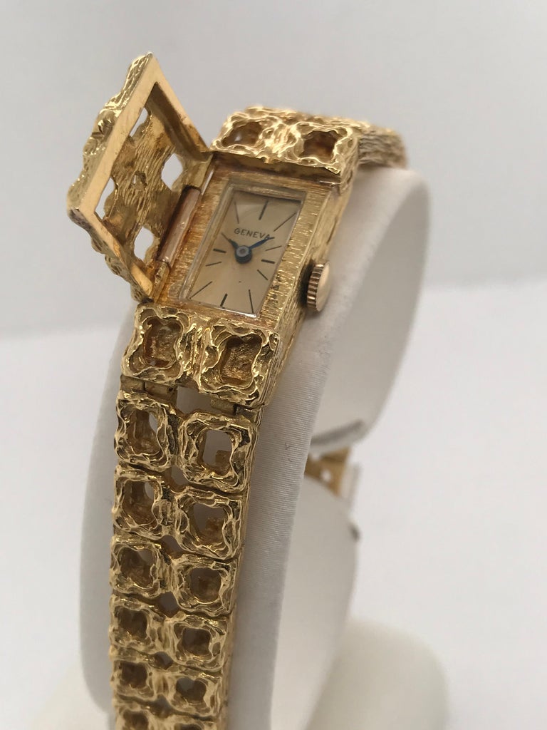 18 Karat Yellow Gold Bark Geneva Timepiece For Sale at 1stDibs
