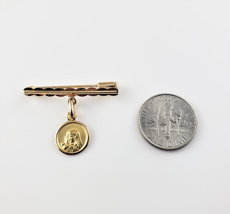 18 Karat Yellow Gold Blessed Mother Mary Brooch/Pin For Sale at 1stDibs