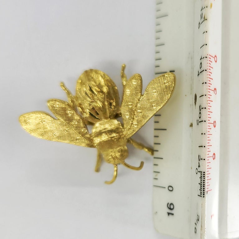18 Karat Yellow Gold Bug Pin Brooch For Sale at 1stDibs