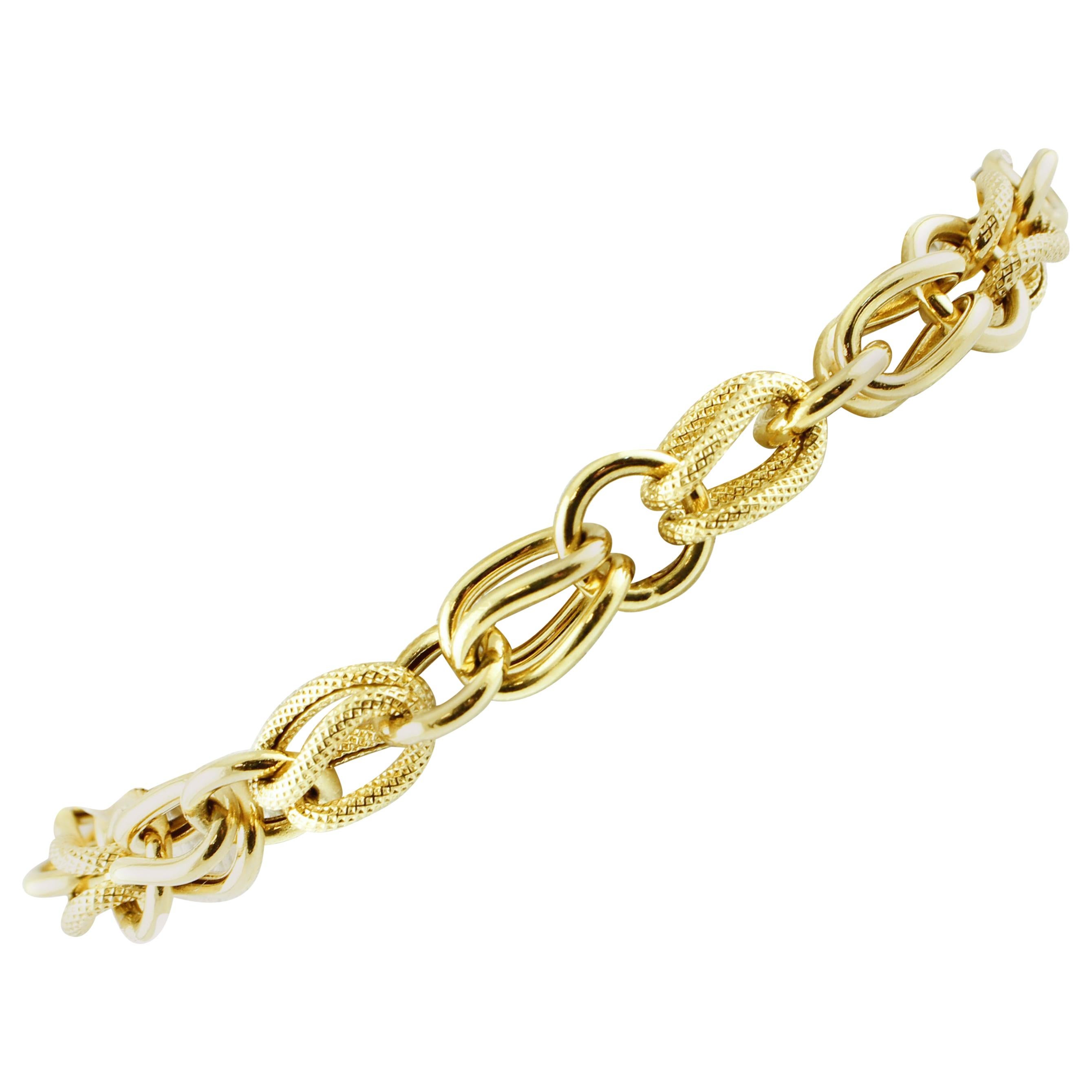 18 Karat Yellow Gold Chain Link Bracelet at 1stDibs