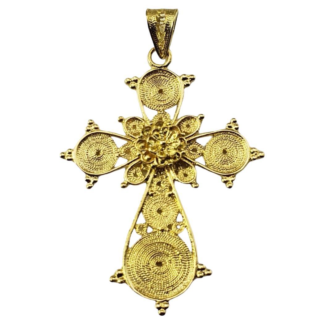 Asprey 18 Karat Yellow Gold Cross Pendant Necklace at 1stDibs | 18 ...