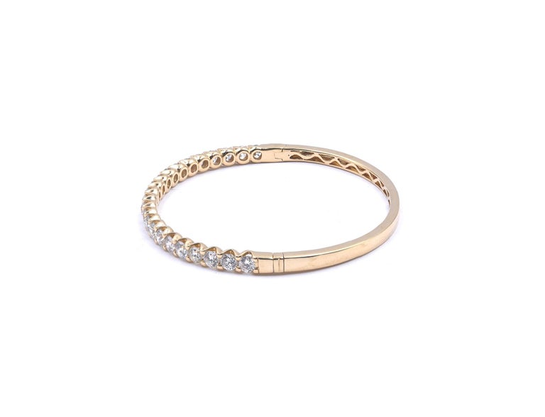 18 Karat Yellow Gold Diamond Bangle Bracelet For Sale at 1stDibs