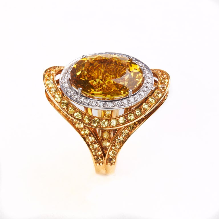 18 Karat Yellow Gold Diamond Beryl Yellow and Zaphires Coktail Ring For ...
