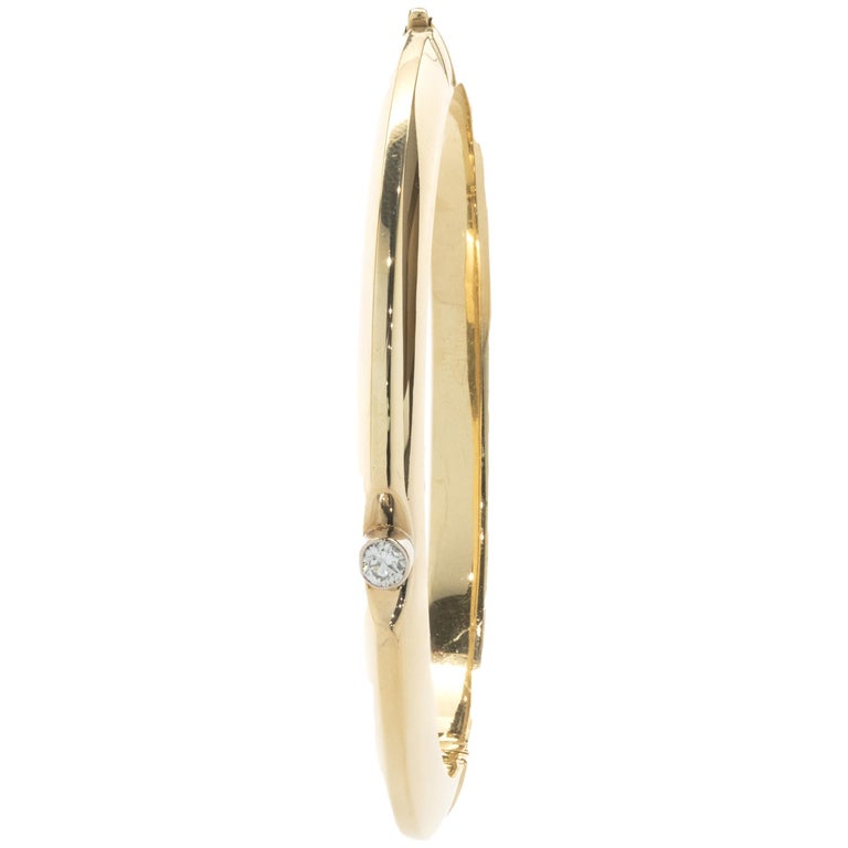18 Karat Yellow Gold Diamond Solitaire Bangle Bracelet For Sale at 1stDibs