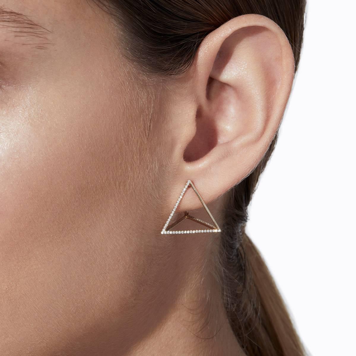 18 Karat Yellow Gold Diamond Triangle Pair Earrings For Sale at 1stDibs