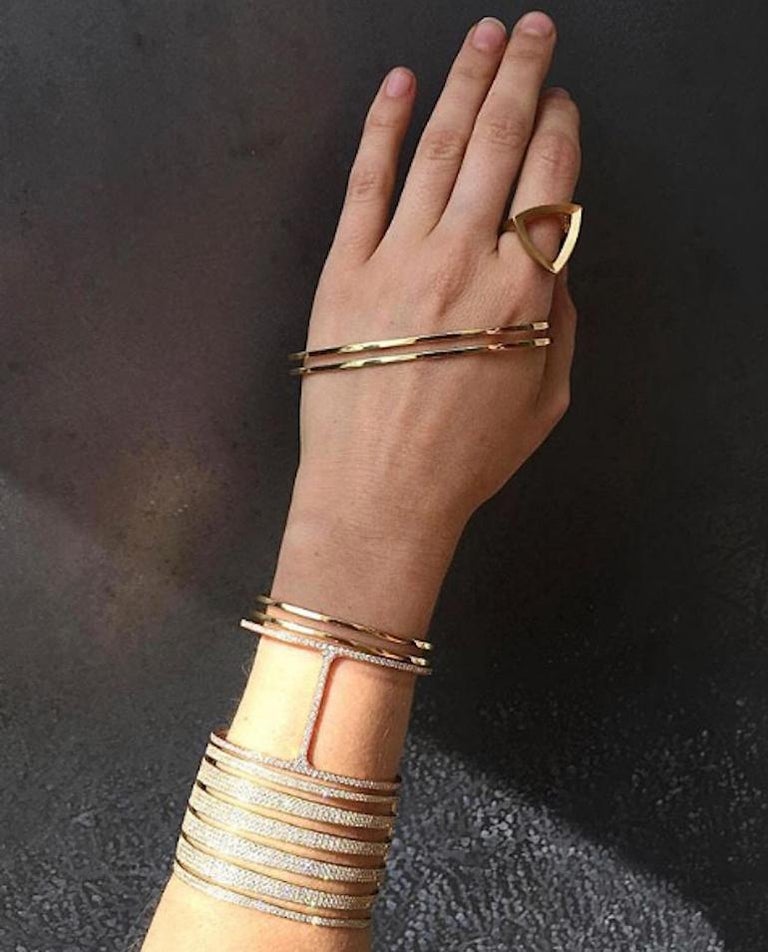 18 Karat Yellow Gold Double Line Cuff For Sale at 1stDibs