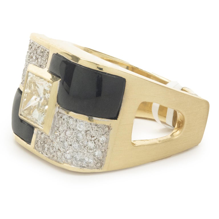 18 Karat Yellow Gold Fancy Light Yellow and Black Onyx Rectangular ...