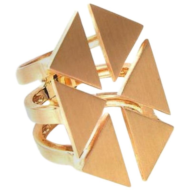 18 Karat Yellow Gold Floating Triangle Geometric Ring For Sale (Free ...