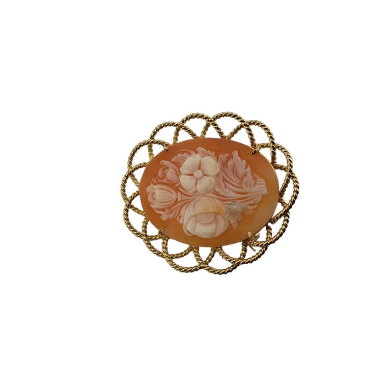 18 Karat Yellow Gold Floral Cameo Brooch/Pin For Sale at 1stDibs