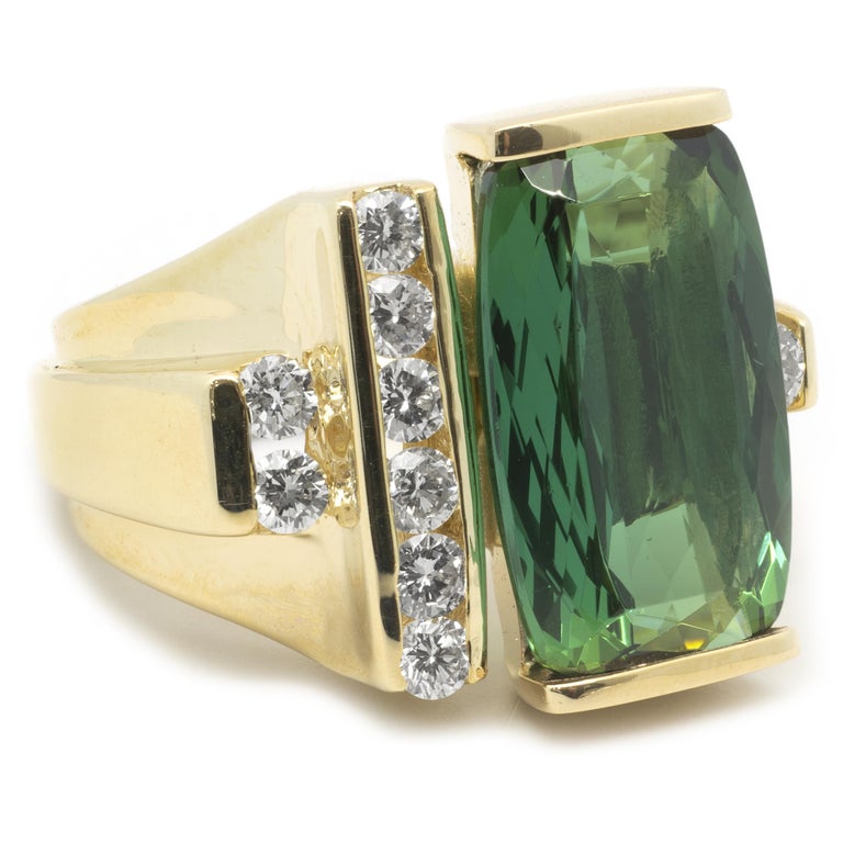 18 Karat Yellow Gold Green Tourmaline and Diamond Ring For Sale at 1stDibs