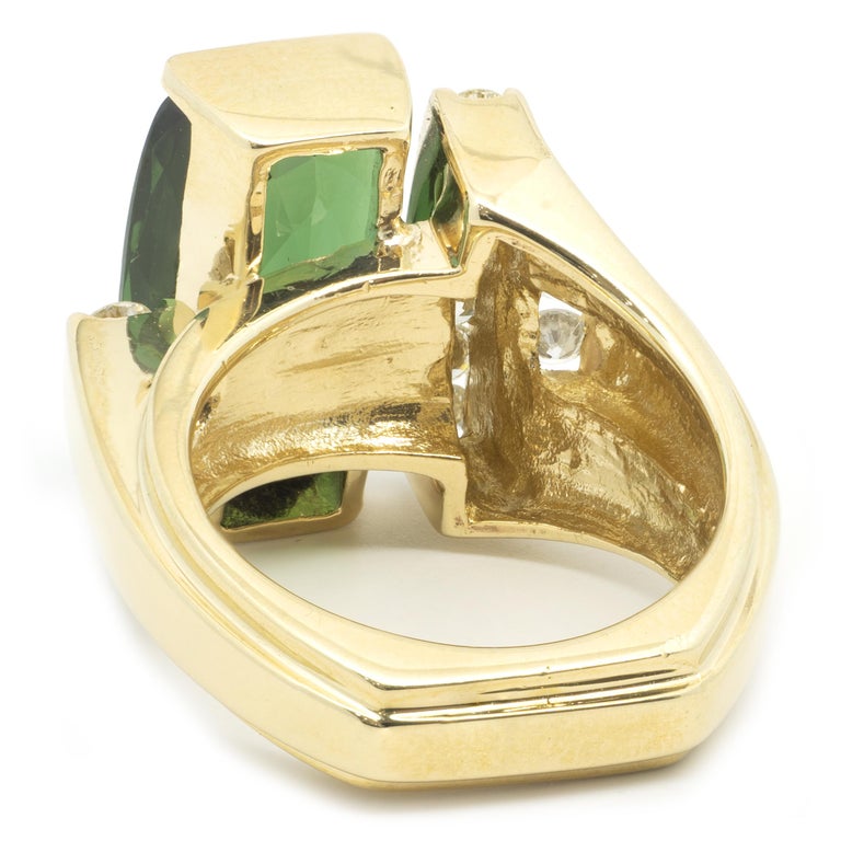 18 Karat Yellow Gold Green Tourmaline and Diamond Ring For Sale at 1stDibs