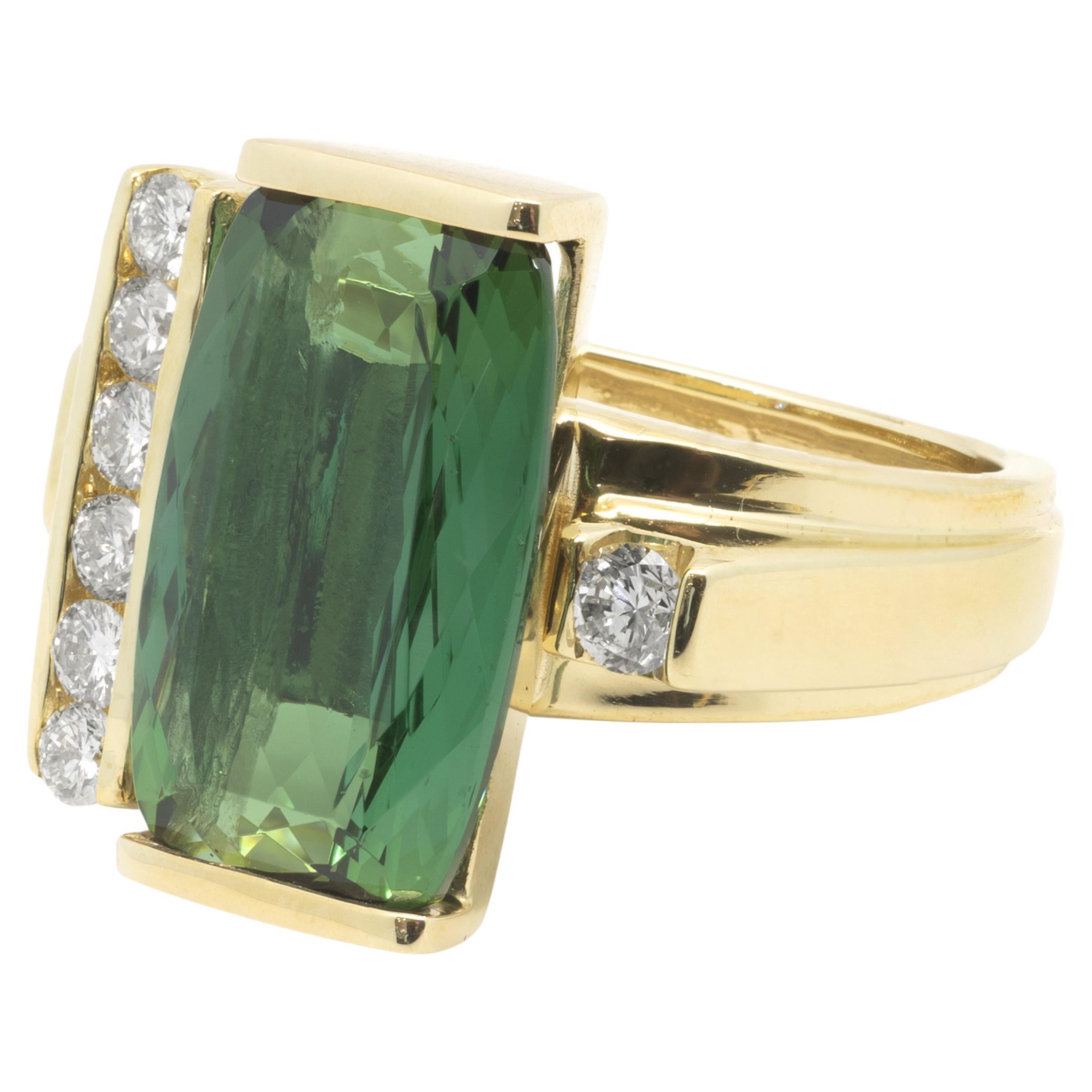 18 Karat Yellow Gold Green Tourmaline and Diamond Ring For Sale at 1stDibs