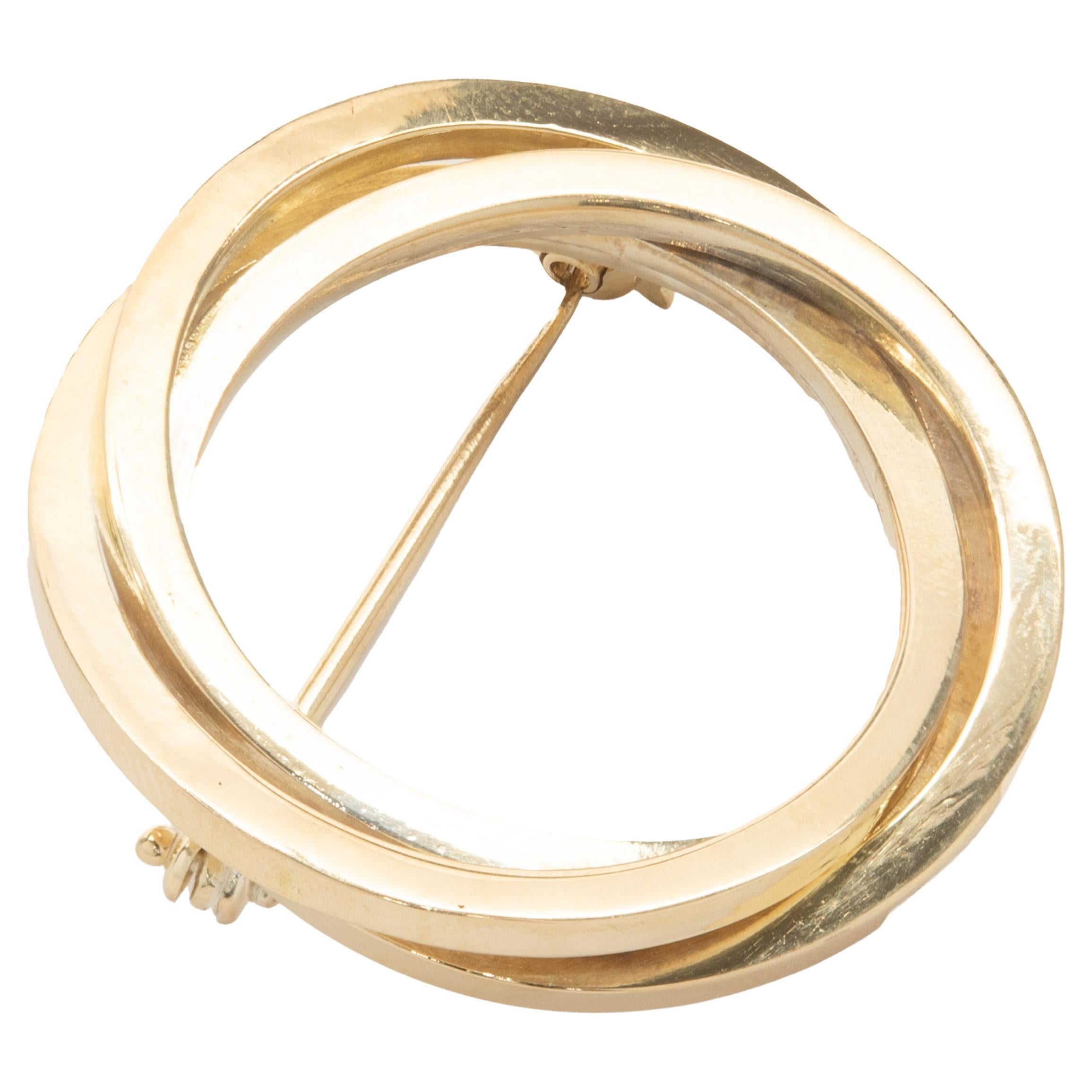 18 Karat Yellow Gold Interlocking Three Circle Pin For Sale at 1stDibs
