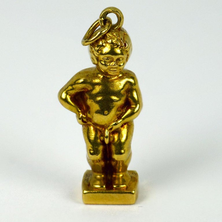 18 Karat Yellow Gold Manneken Pis Charm Pendant For Sale at 1stDibs