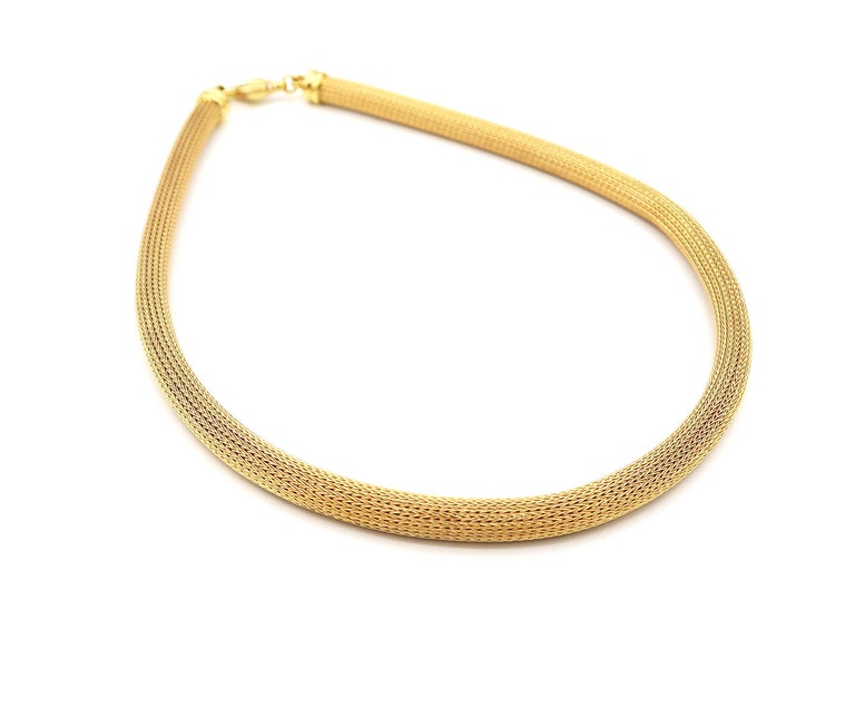 18 Karat Yellow Gold Mesh Tube Stiff Necklace For Sale at 1stDibs