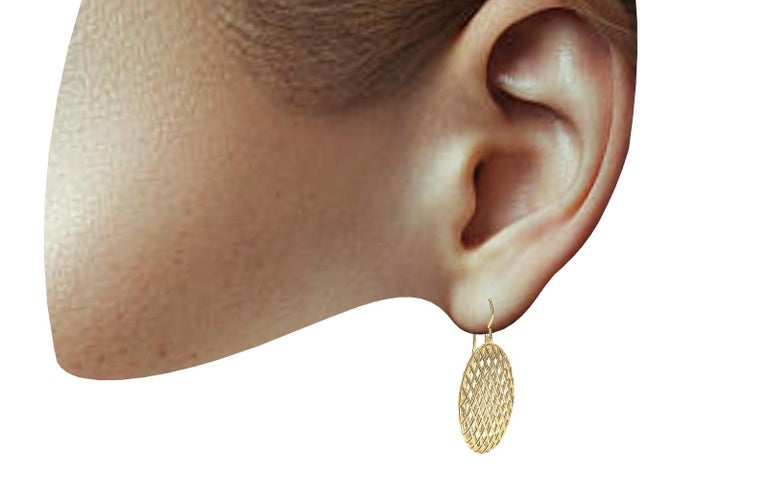 18 Karat Yellow Gold Oval Rhombus Earrings For Sale at 1stDibs