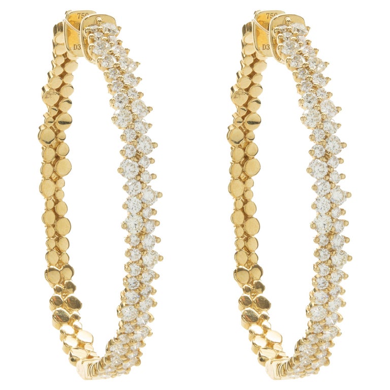 18 Karat Yellow Gold Pebbled Diamond Oval Hoop Earrings For Sale at 1stDibs