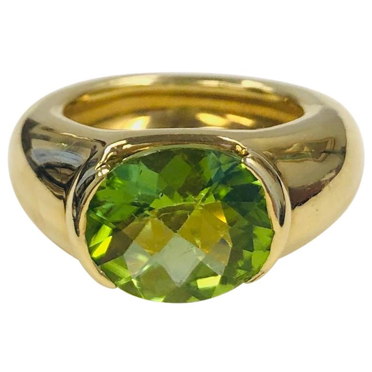 18 Karat Yellow Gold Peridot Ring For Sale at 1stDibs