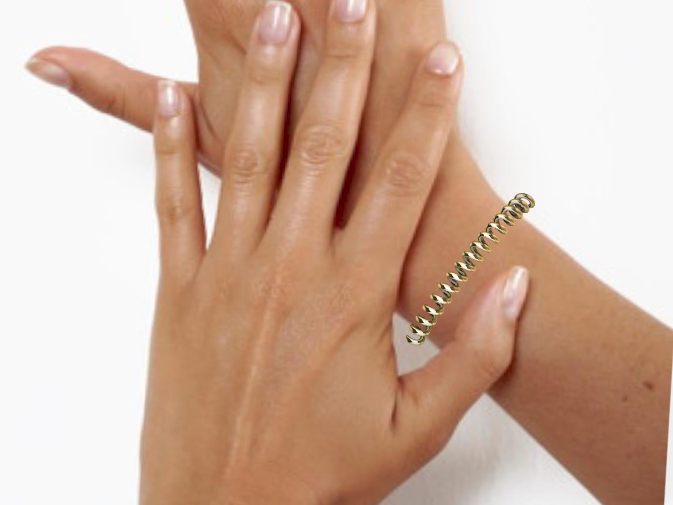 18 Karat Yellow Gold Phone Coil Bangle For Sale at 1stDibs