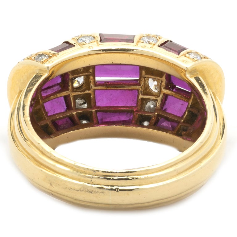 18 Karat Yellow Gold Pigeons Blood Ruby and Diamond Ribbed Ring at 1stDibs