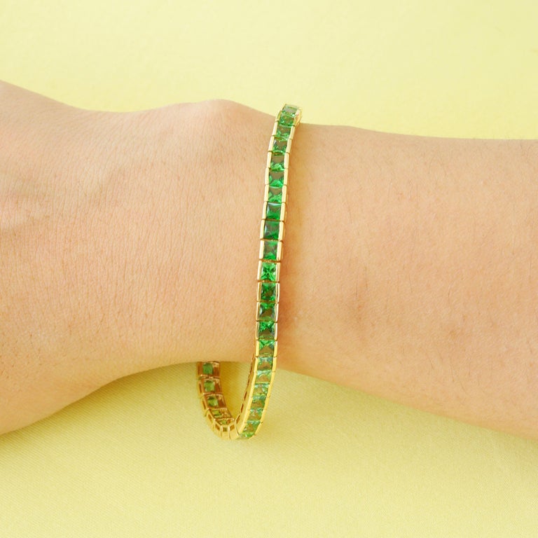 18 Karat Gold 4mm Princess Cut Square Gradient Tsavorite Tennis Line ...