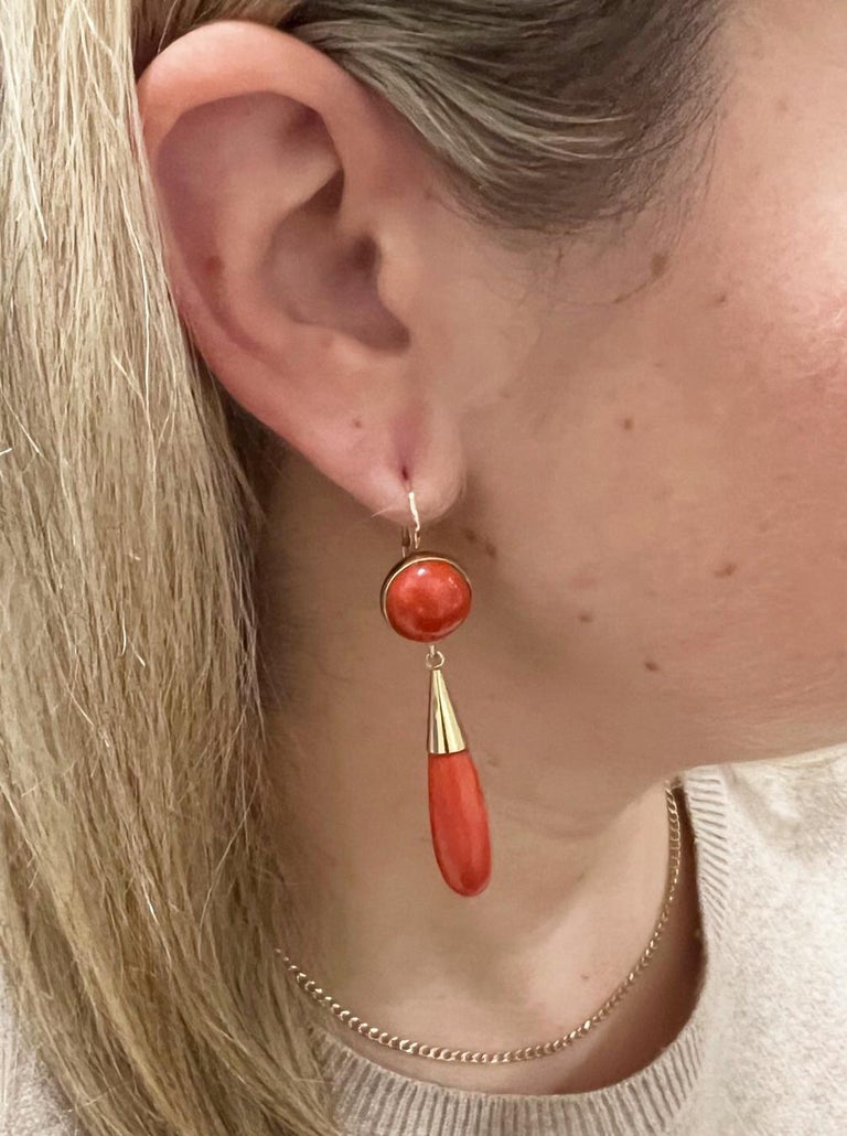 18 Karat Yellow Gold Red Coral Dangle Drop Earrings For Sale at 1stDibs