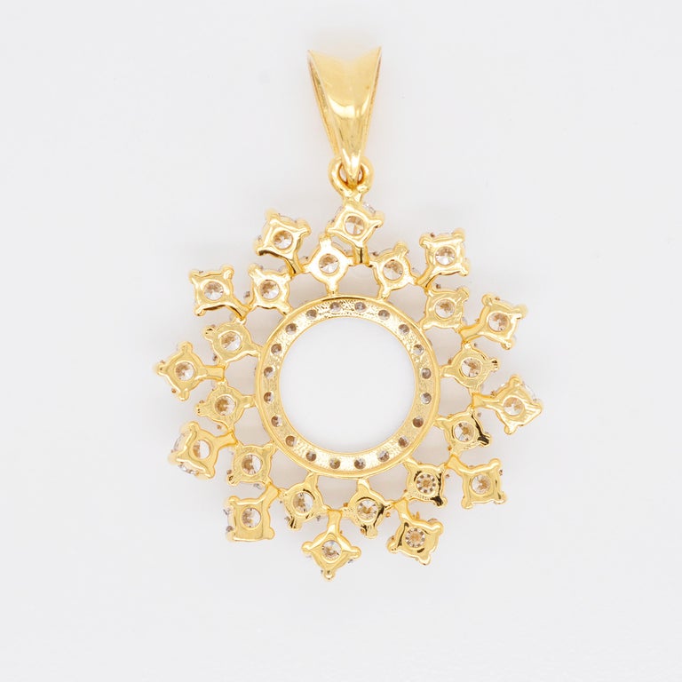 18 Karat Yellow Gold Round Diamond Scatter Pendant Necklace For Sale at ...